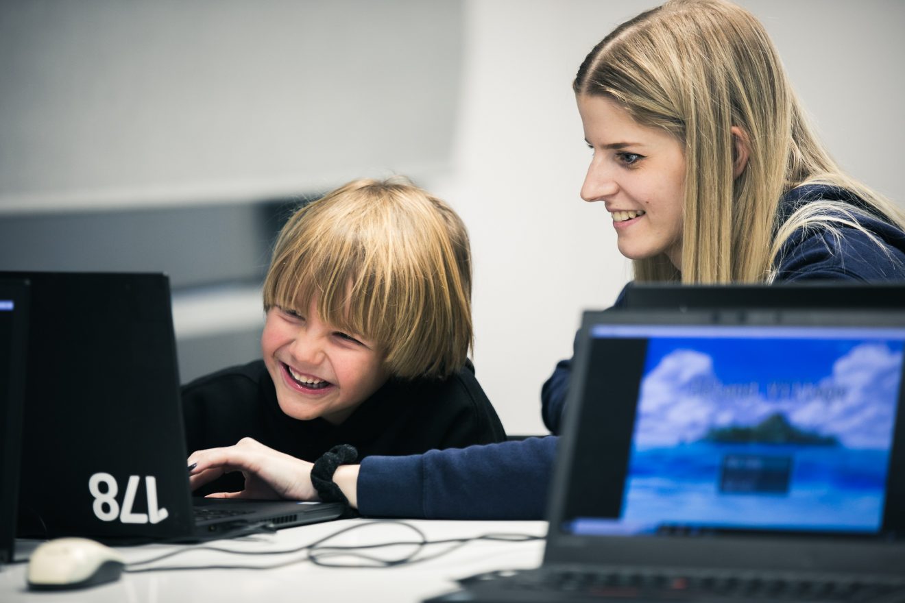 A 10 éves, magyarországi központú Logiscool új nemzetközi partnerséggel ...